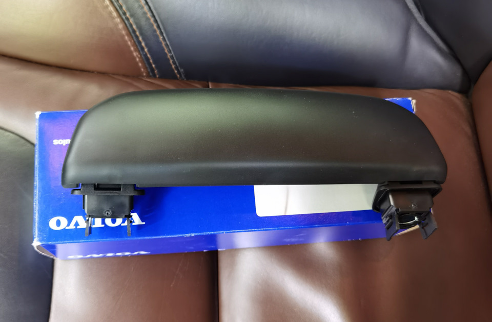 31403479 Держатель очков Volvo | Запчасти на DRIVE2