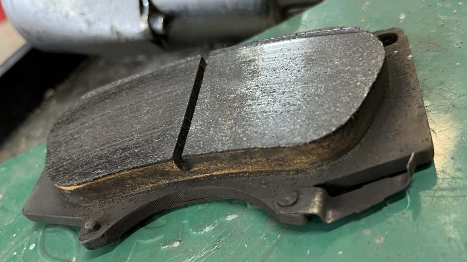 Замена поршней суппортов + колодки — Toyota Land Cruiser Prado 150 ...