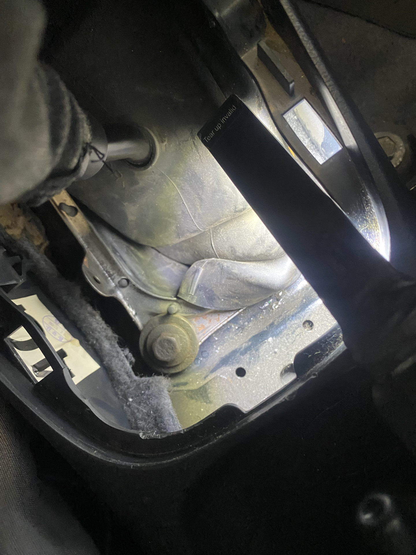 Опора кулисы — Nissan Almera Classic (B10), 1,6 л., 2007 года | поломка ...