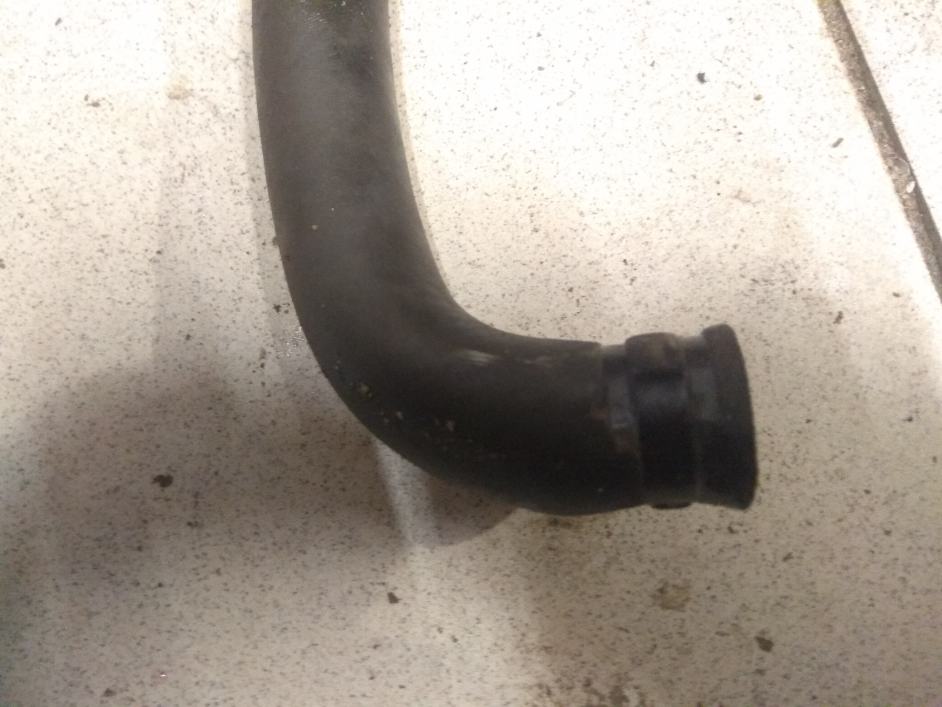 Замена расширительного бачка, подающего шланга и шланга дроссельной ...