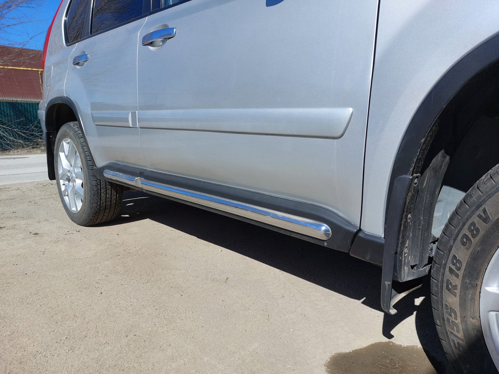 Оригинальные нижние накладки дверей с хромом — Nissan X-Trail II (t31 ...