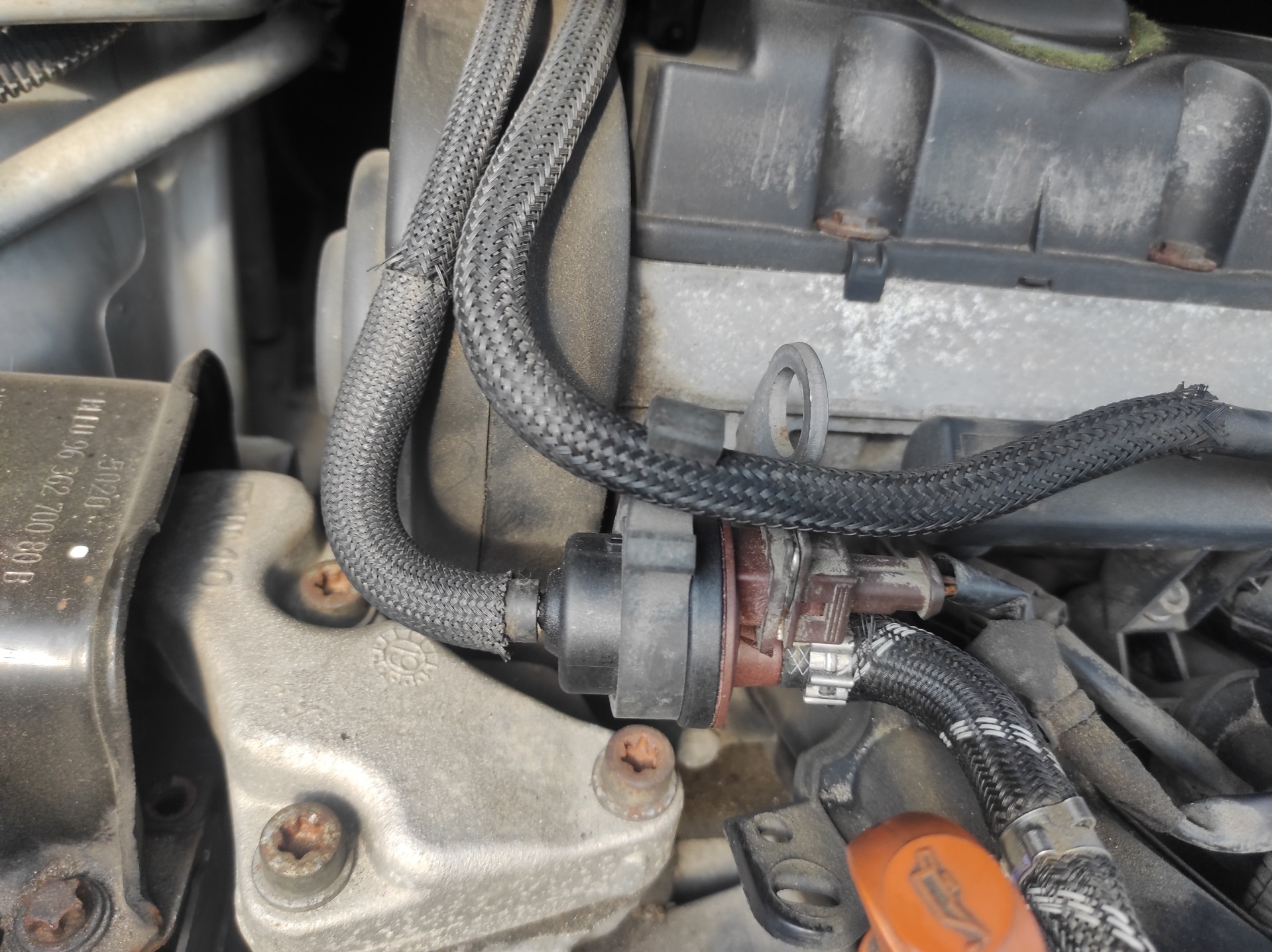 Замена клапана абсорбера — Citroen C4 Picasso (1G), 1,8 л, 2008 года ...