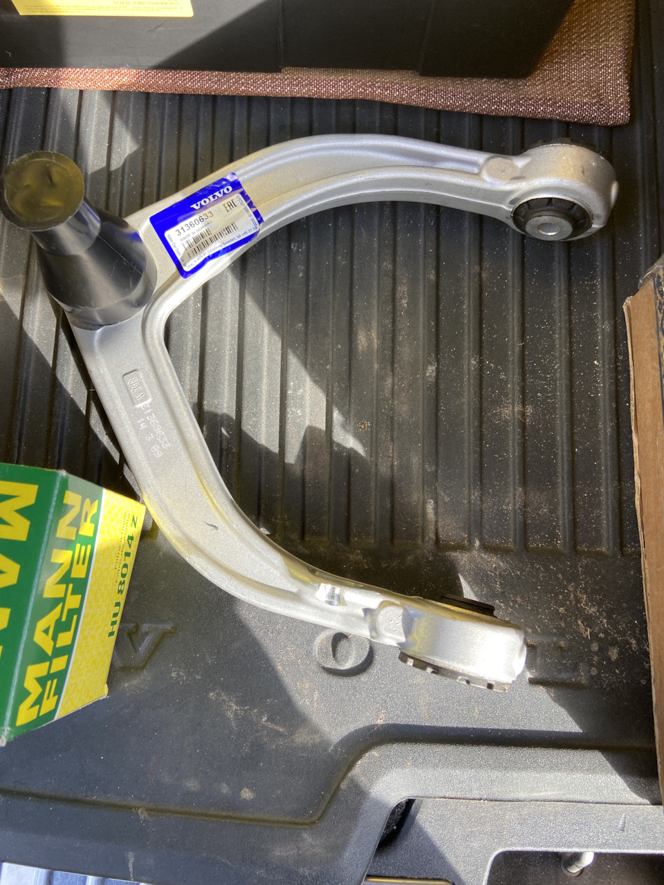 31360633 Рычаг передний верхний правый Volvo | Запчасти на DRIVE2