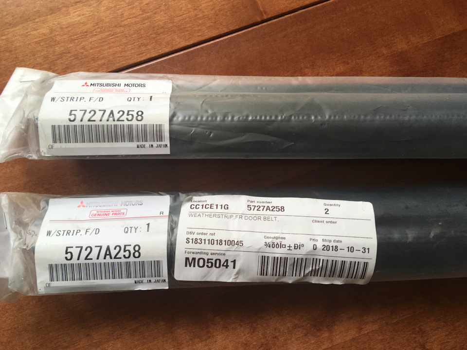 Передние боковые уплотнители стёкол — Mitsubishi Outlander XL, 3 л ...