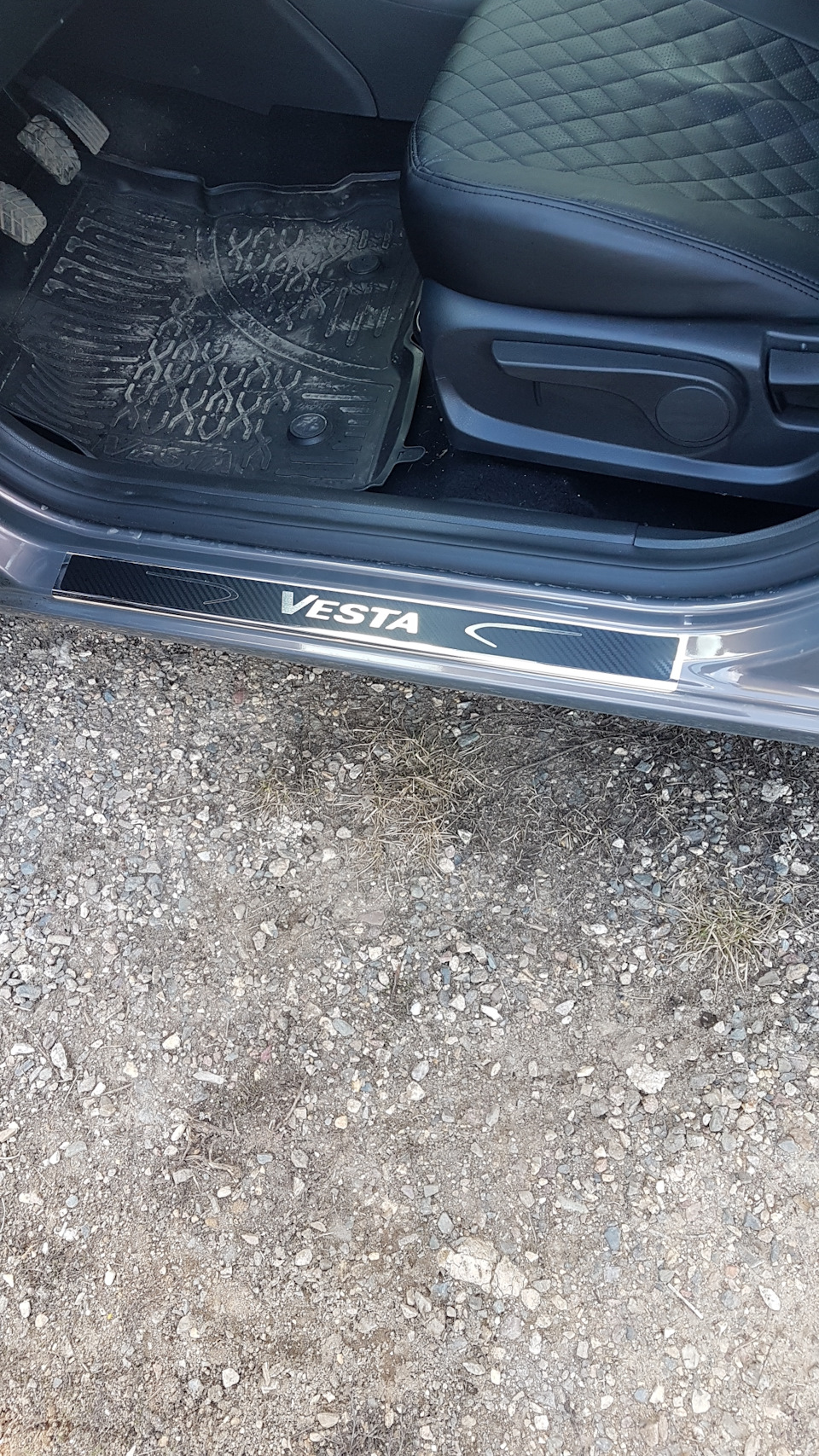 Наклейки на пороги — Lada Vesta (1G), 1,8 л, 2018 года | аксессуары ...