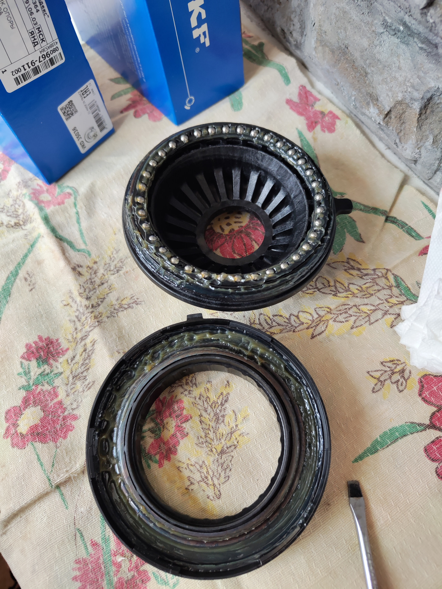 Замена передних стоек и опорных подшипников — Volvo S60 (2G), 2 л, 2015 ...