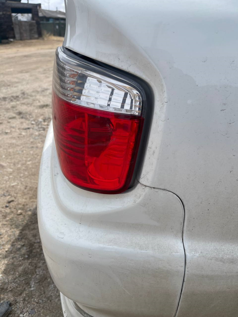 Замена клипс задних фонарей. — Toyota Chaser (100), 2,5 л, 1998 года ...