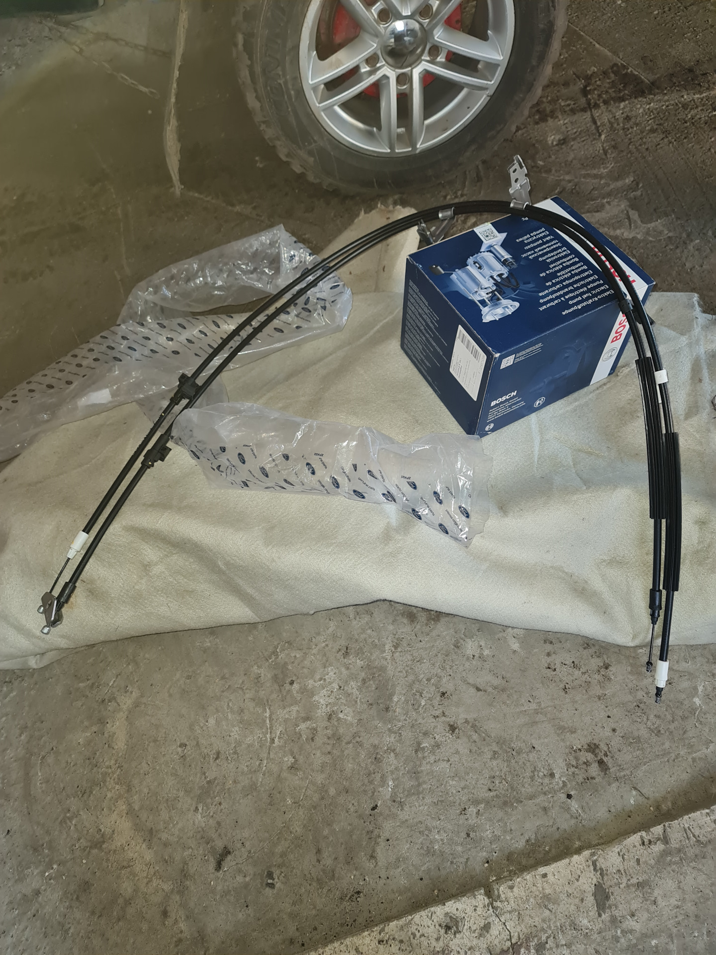 Замена тросов стояночного тормоза + бензонасоса — Ford Focus Wagon III ...