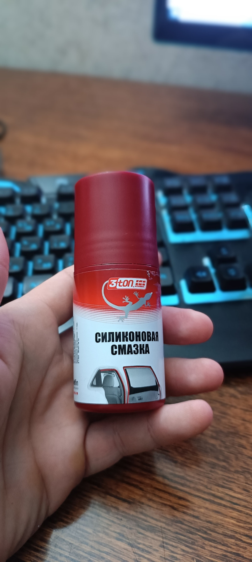 Силиконовая смазка для дверей — Toyota bB (2G), 1,3 л, 2006 года ...