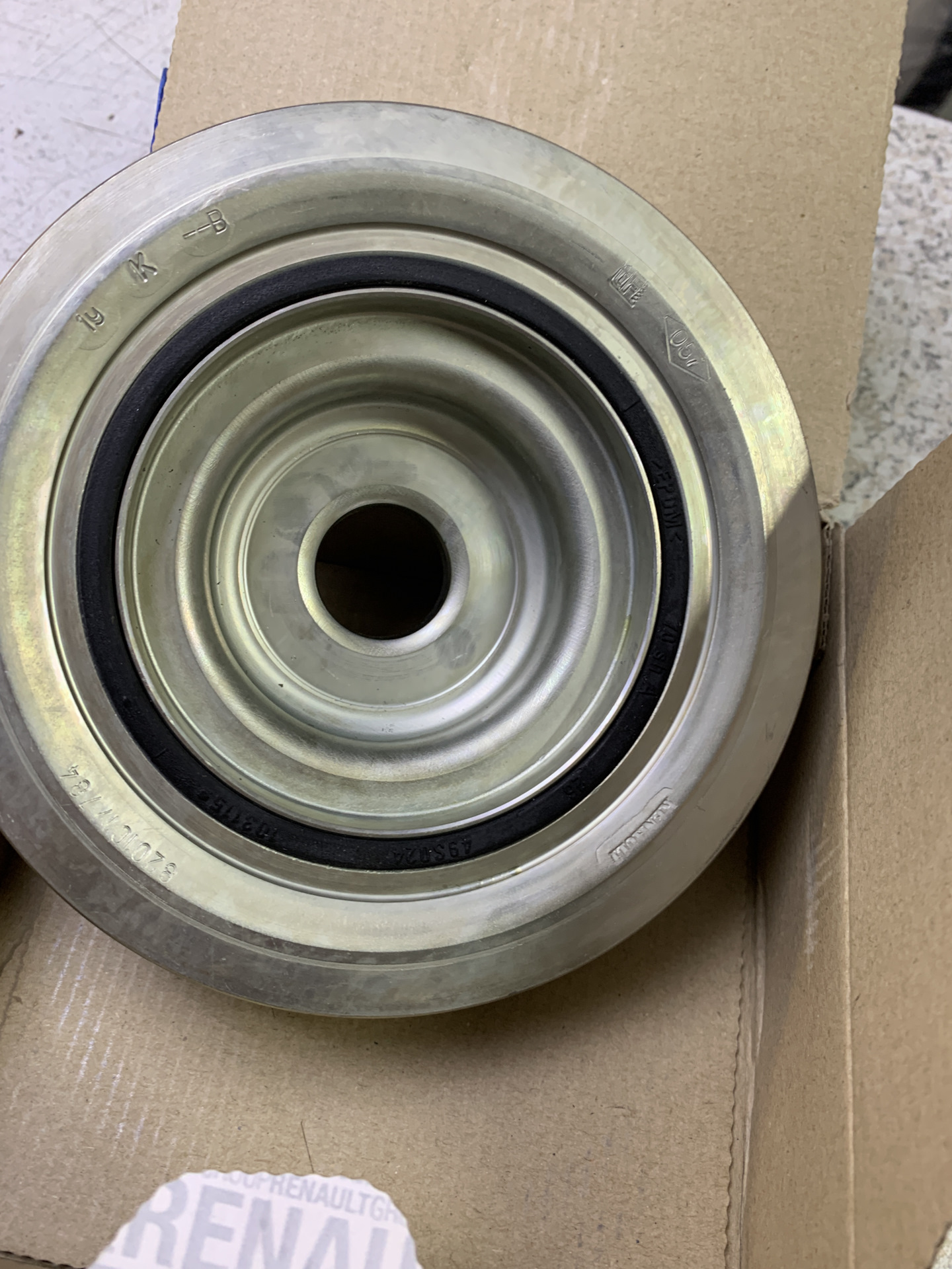 Шкив от дастера ! Будте внимательны ! — Renault Laguna III, 2 л, 2008 ...