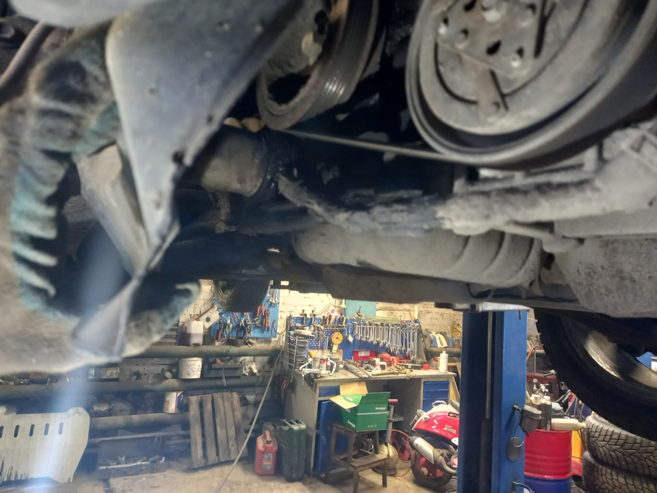 Замена шланга ГУР — Nissan Maxima QX (A33), 3 л, 2004 года | визит на сервис | DRIVE2