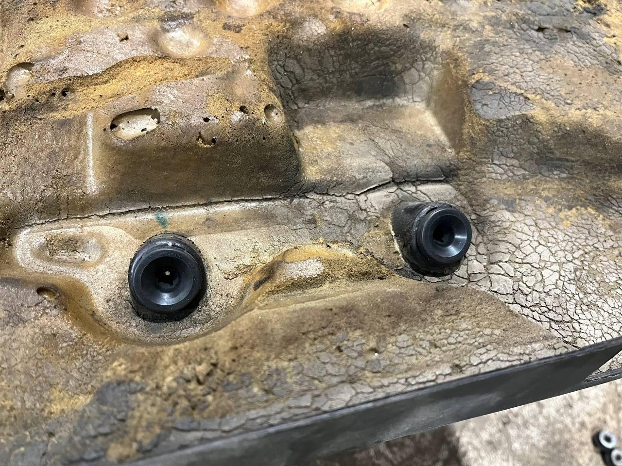 Быстросъемы на крышку двигателя — Chevrolet Lacetti 5D, 1,6 л, 2006 ...