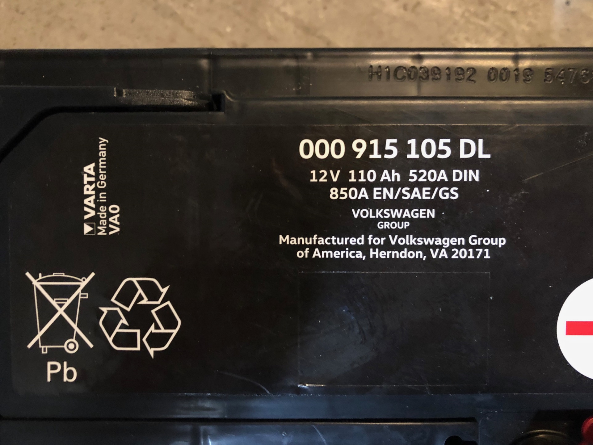 Замена аккумулятора MAL Moll на Varta — Audi S5 (1G), 3 л, 2013 года ...