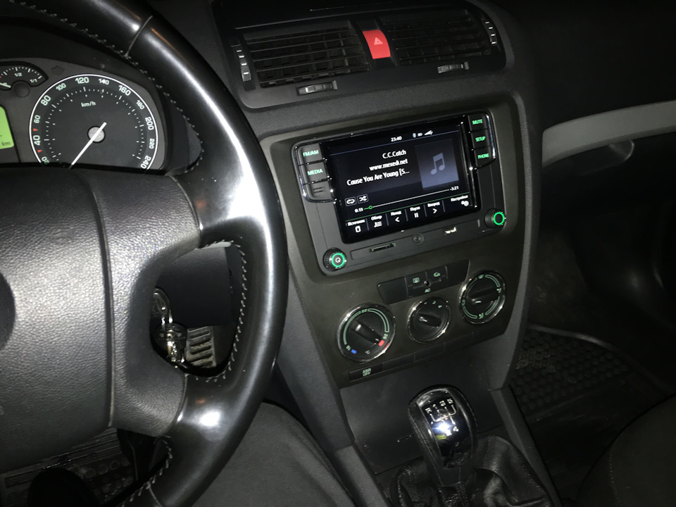 RCD330+ — Skoda Octavia A5 Mk2, 1,6 л, 2006 года | автозвук | DRIVE2