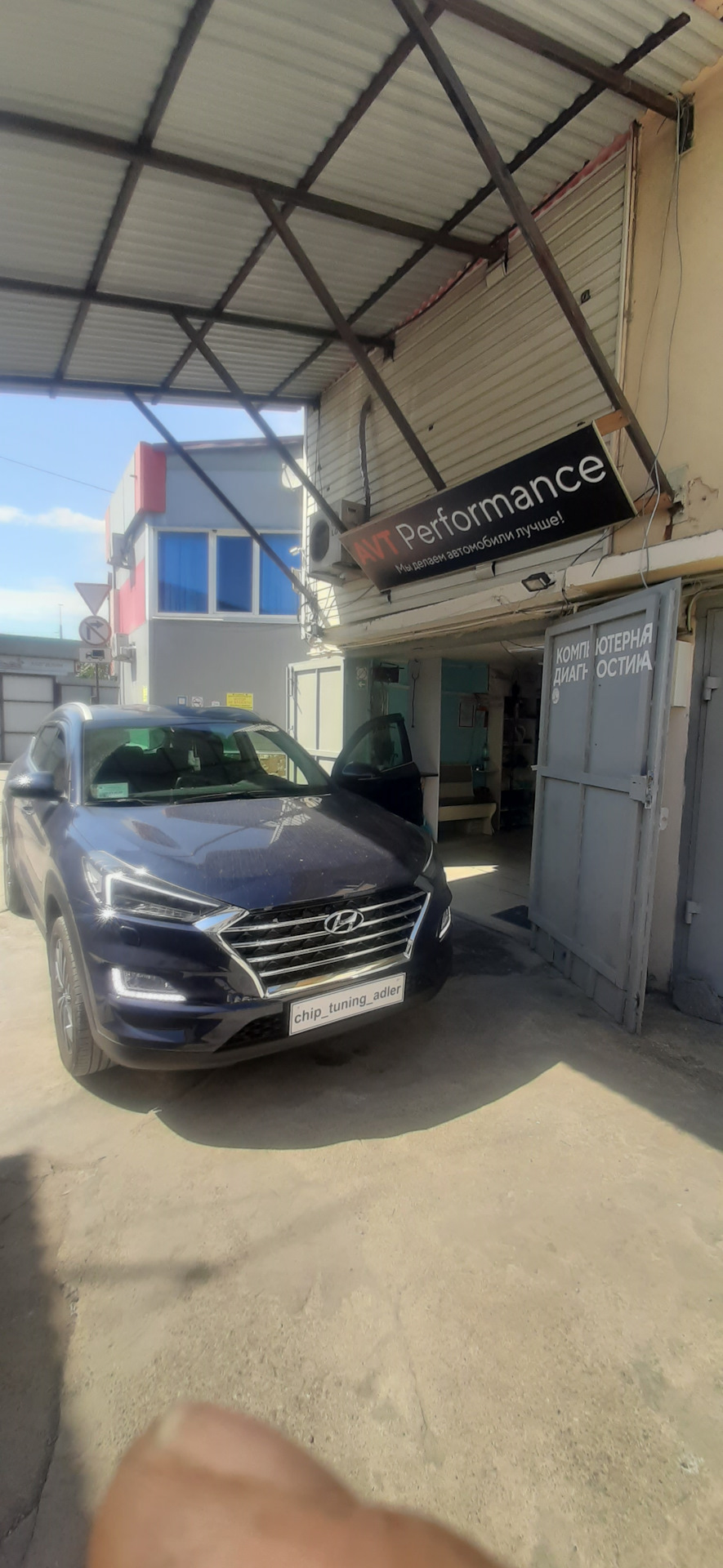 Замена передних колодок — Volkswagen Jetta VI, 1,6 л, 2013 года ...