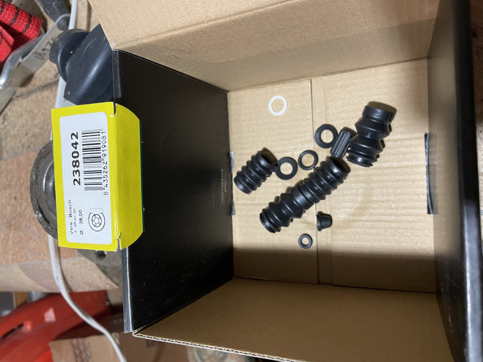 Замена задней ступицы и ремонт заднего суппорта Бош — Skoda Octavia A5 ...