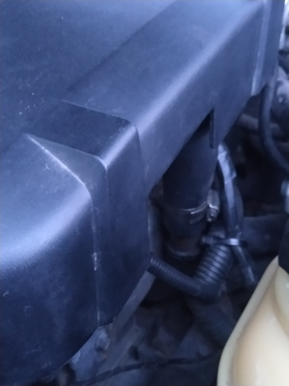 Замена патрубка ВКГ ( вентиляции картерных газов ) — Chevrolet Lacetti ...