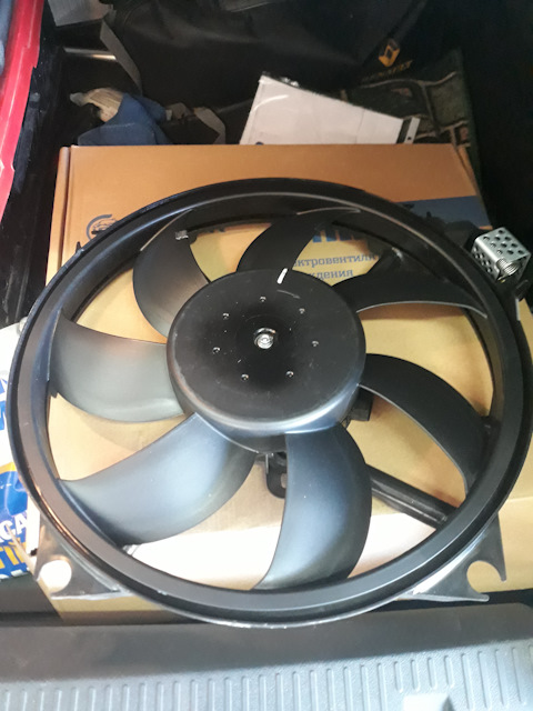 LFK0914 Э/вентилятор охл. для Renault Fluence 10-/Megane III 08- с ...