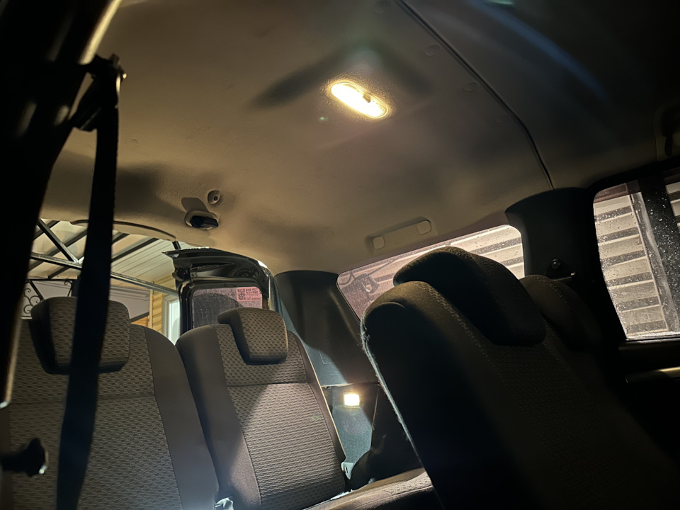 Установка третьего ряда сидений — Lada Ларгус, 1,6 л, 2017 года ...