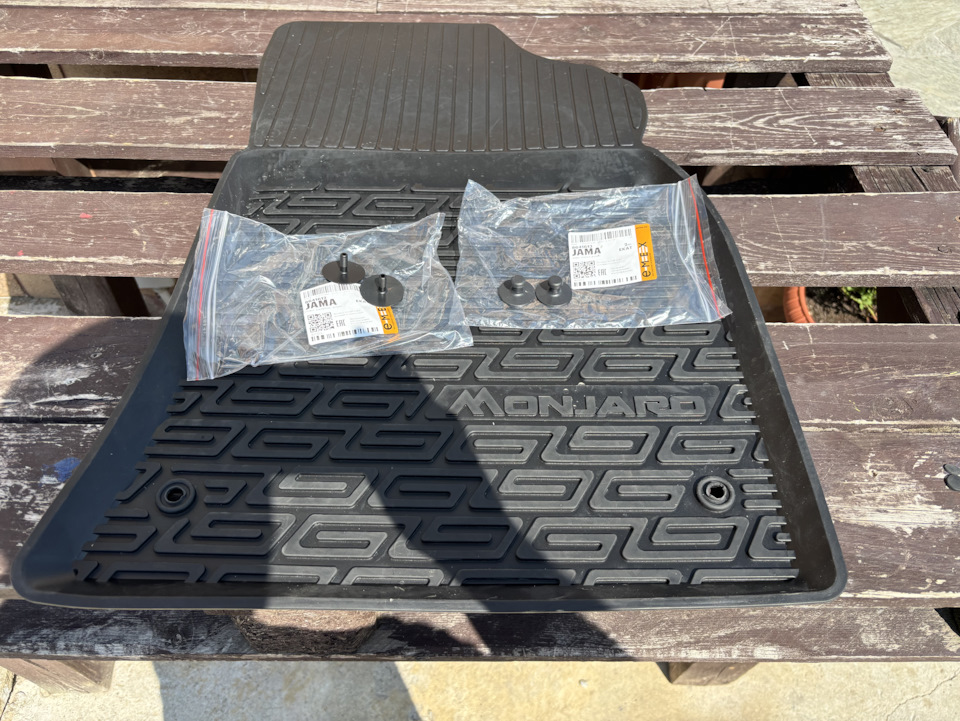 Фиксация пассажирского коврика — Geely Monjaro, 2 л, 2024 года | своими ...