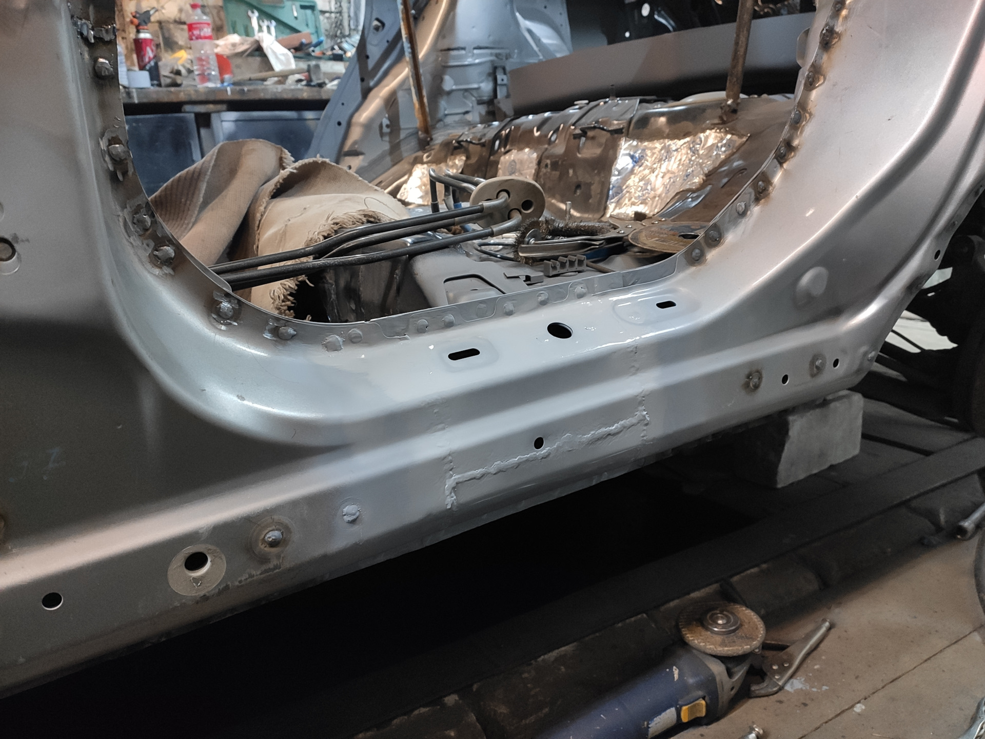 Левый усилитель порога, порог и пол — Subaru Forester (SG), 2 л, 2004 ...