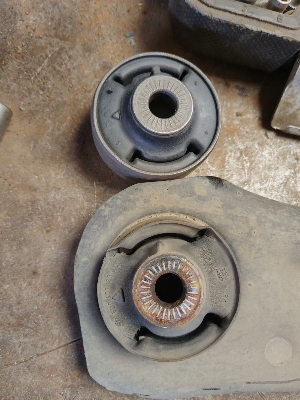 5Q0407182 Подвеска, рычаг независимой подвески колеса VAG | Запчасти на ...