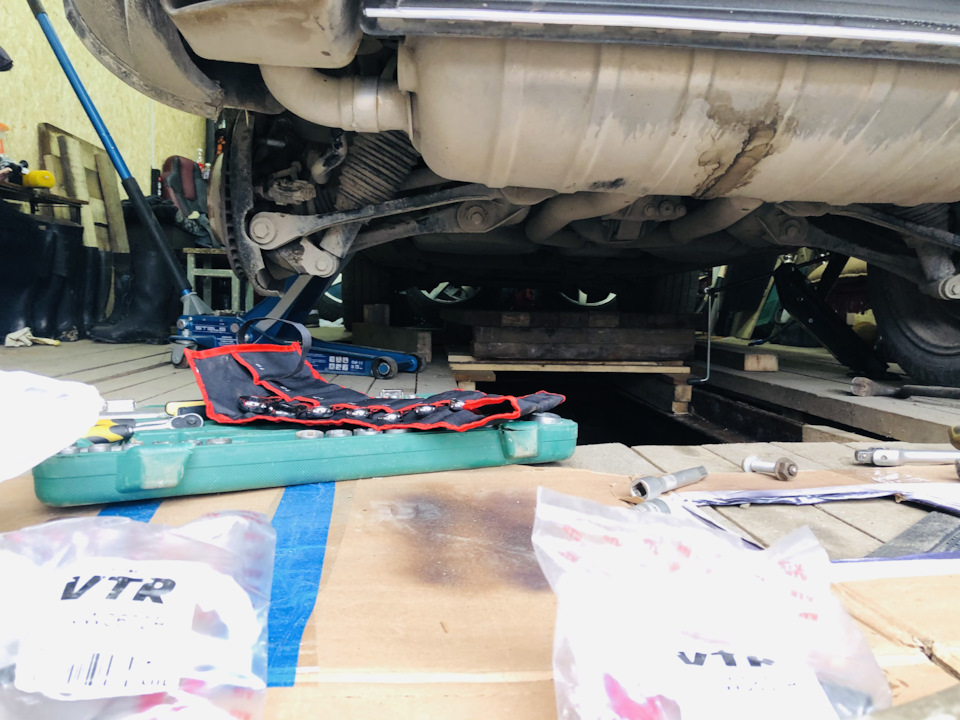 #22 С/Б задних верхних поперечных рычагов — Volkswagen Touareg (2G), 4 ...