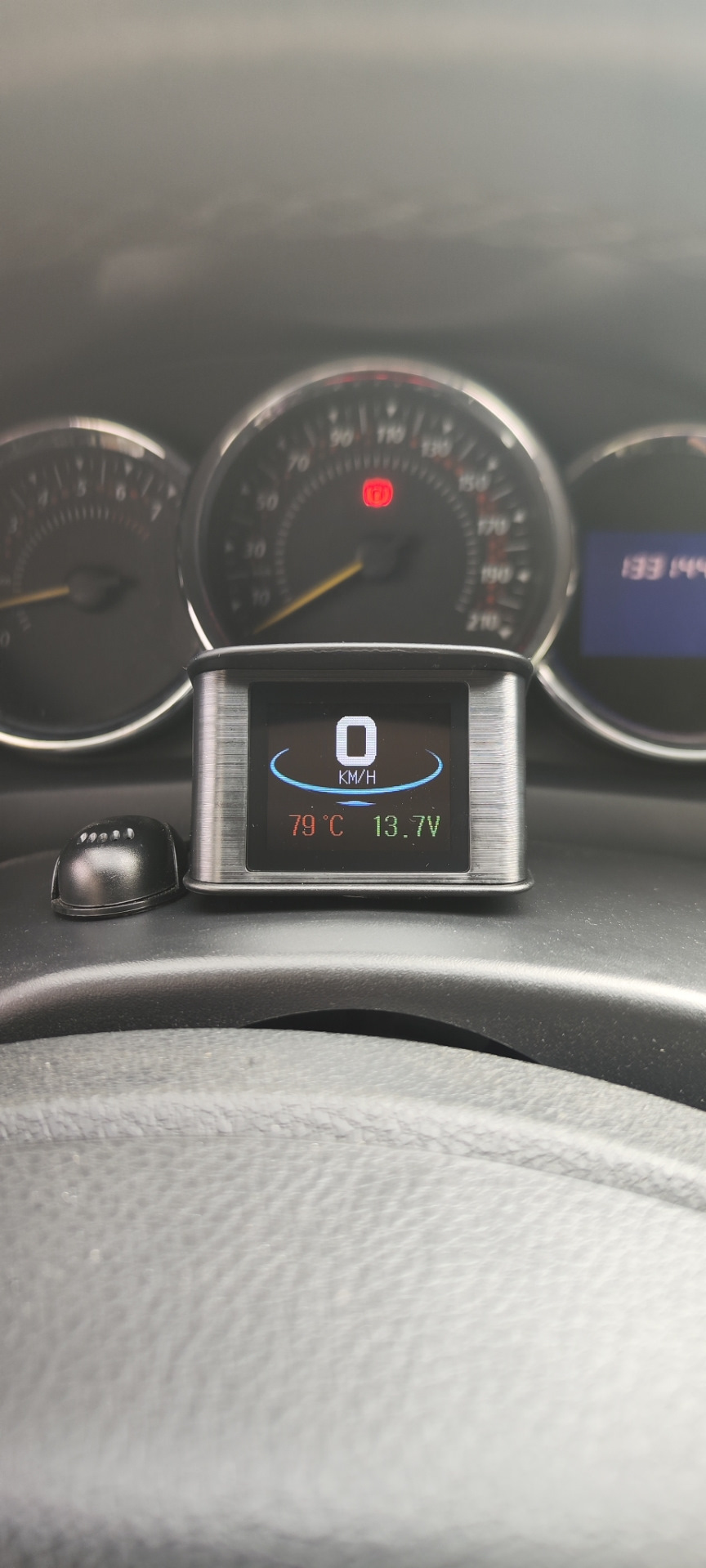 Бортовой компьютер Rixet HUD p10 obd2 — Renault Sandero Stepway (2G), 1 ...