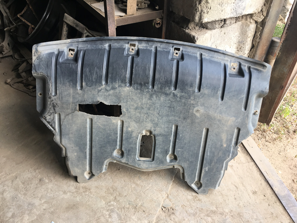 Замена пыльника двигателя. — BMW X5 (E70), 4,8 л, 2008 года | своими ...