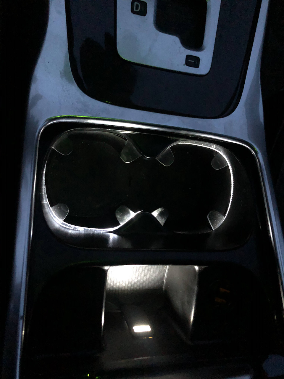 Middle console illuminated. — Volvo XC70 III, 3 л, 2012 года | стайлинг ...