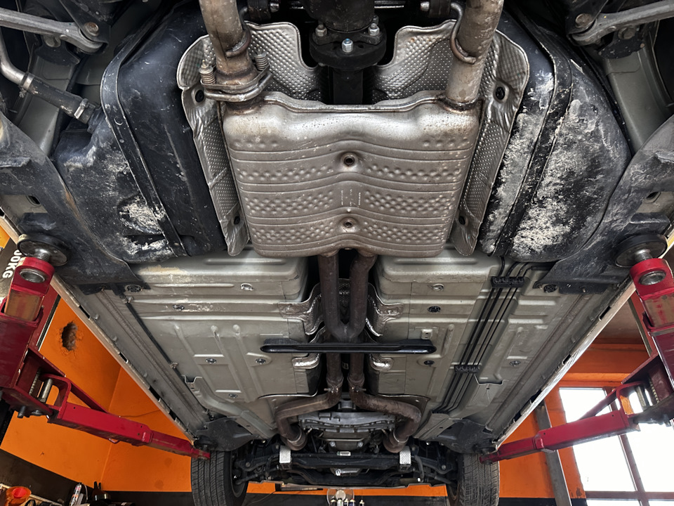 Защиты ДВС и переднего бампера — Chrysler 300C (1G), 5,7 л, 2006 года ...