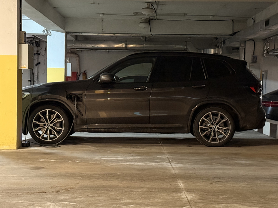 002. Зарядное устройство/кабеля — BMW X3 (G01), 2 л, 2022 года ...