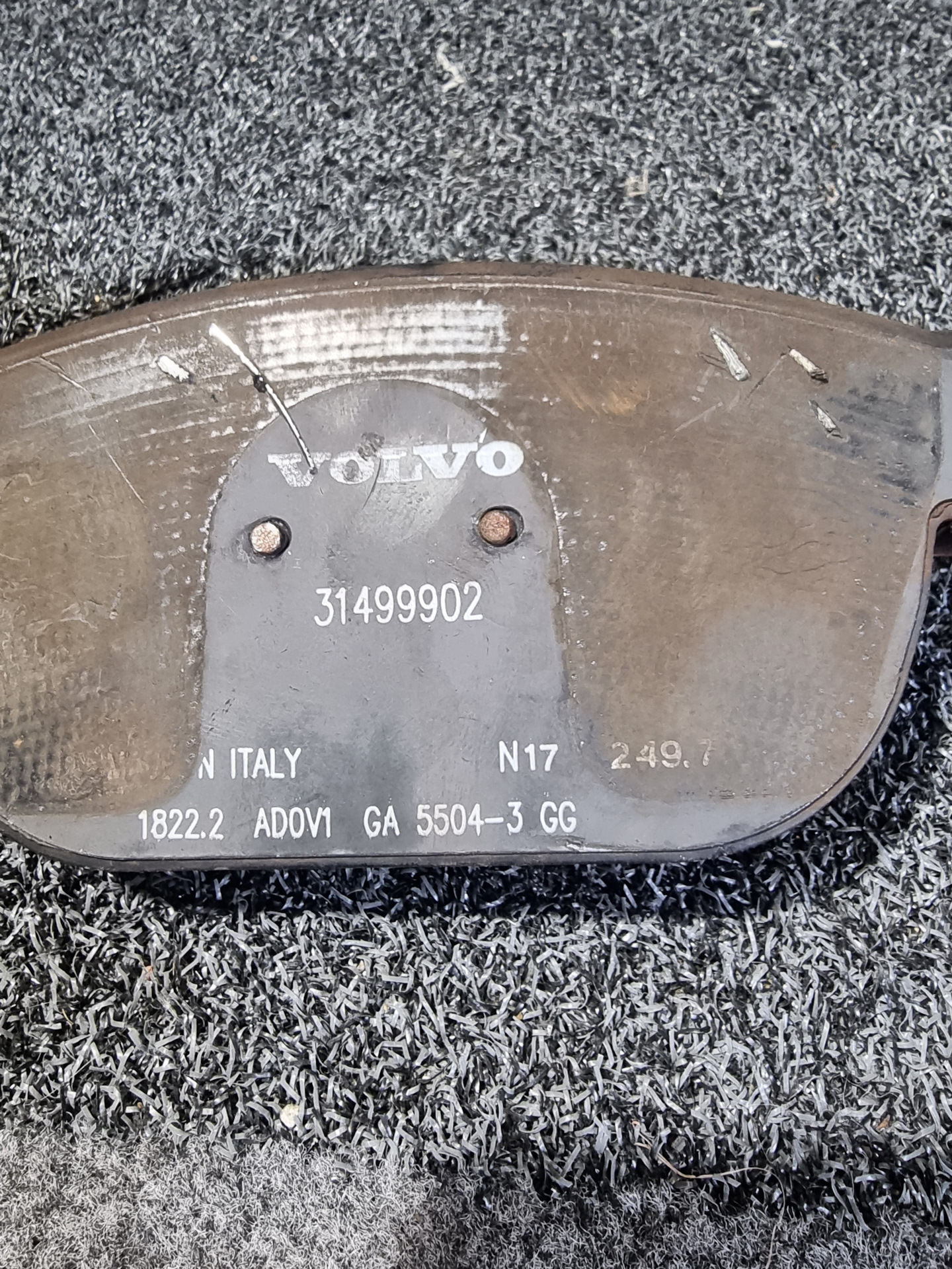 9.Замена передних тормозных колодок XC60 II — Volvo XC60 (2G), 2 л ...