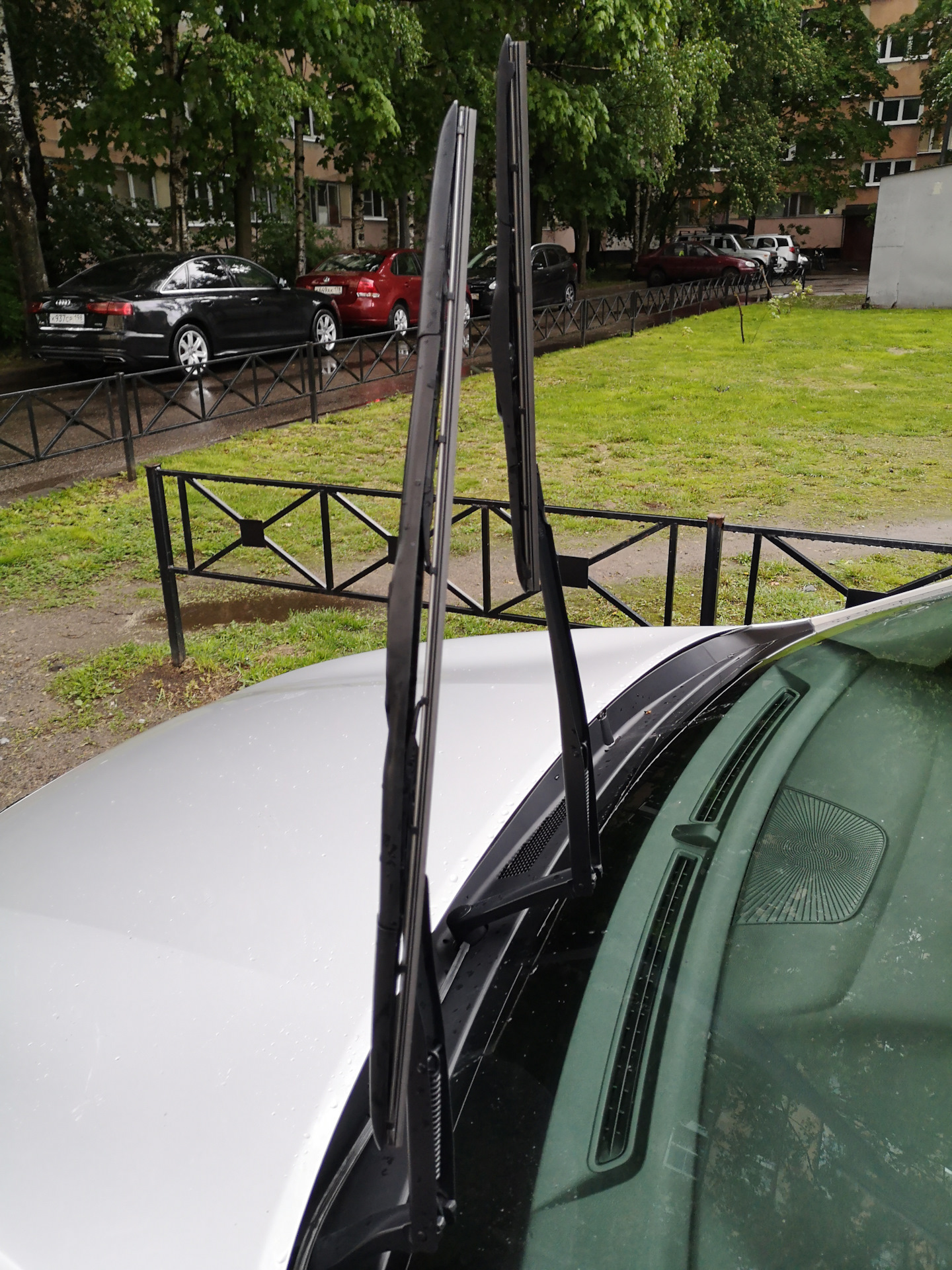 Замена резинок стеклоочистителя — KIA Cerato (4G), 2 л, 2019 года ...