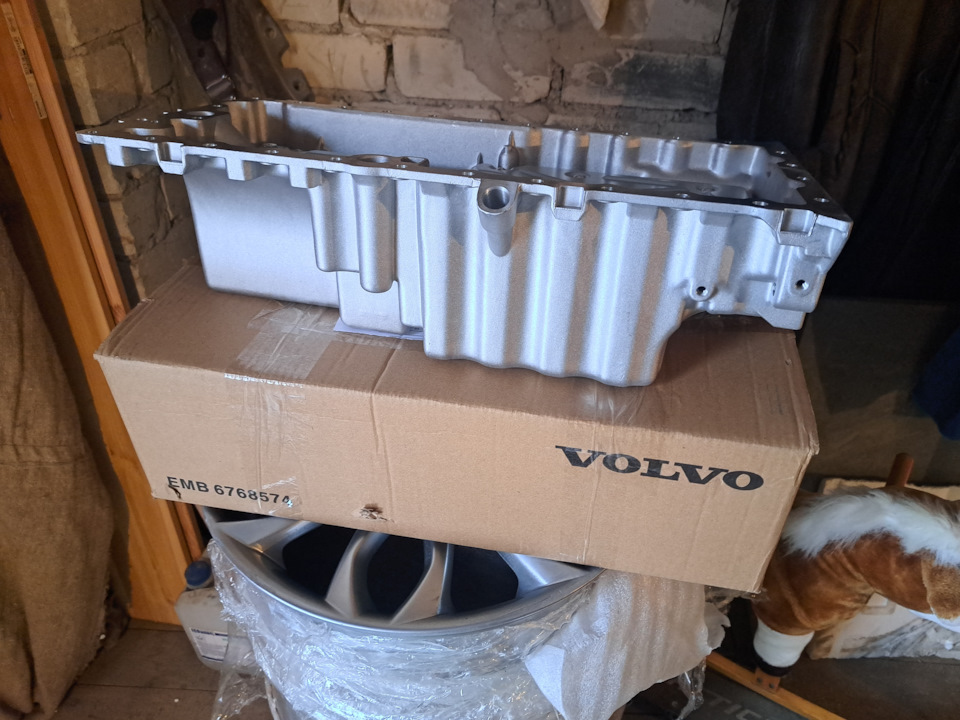 Очередная замена поддона двигателя+защита — Volvo C30, 2,4 л, 2007 года ...