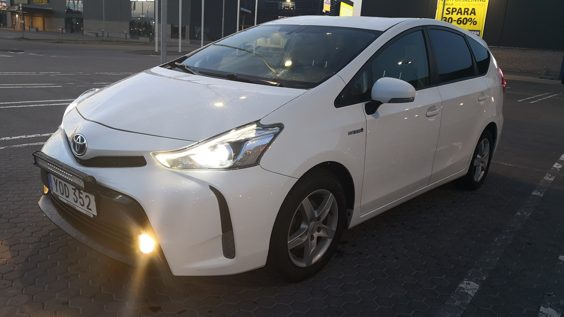 Toyota Prius Plus 1.8 гибридный 2017 | на DRIVE2