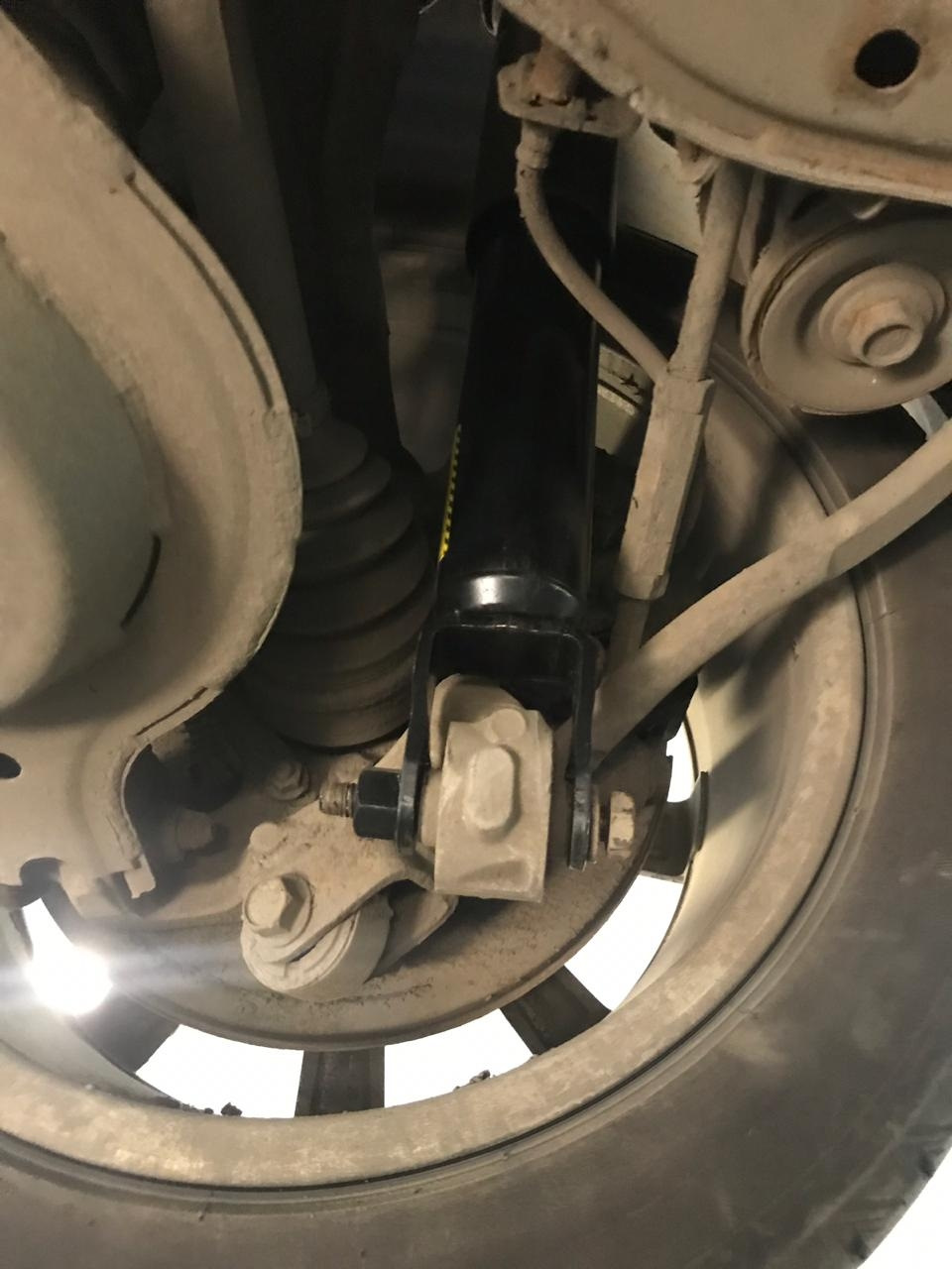 Амортизаторы задние замена — Cadillac CTS (2G), 3,6 л, 2009 года ...