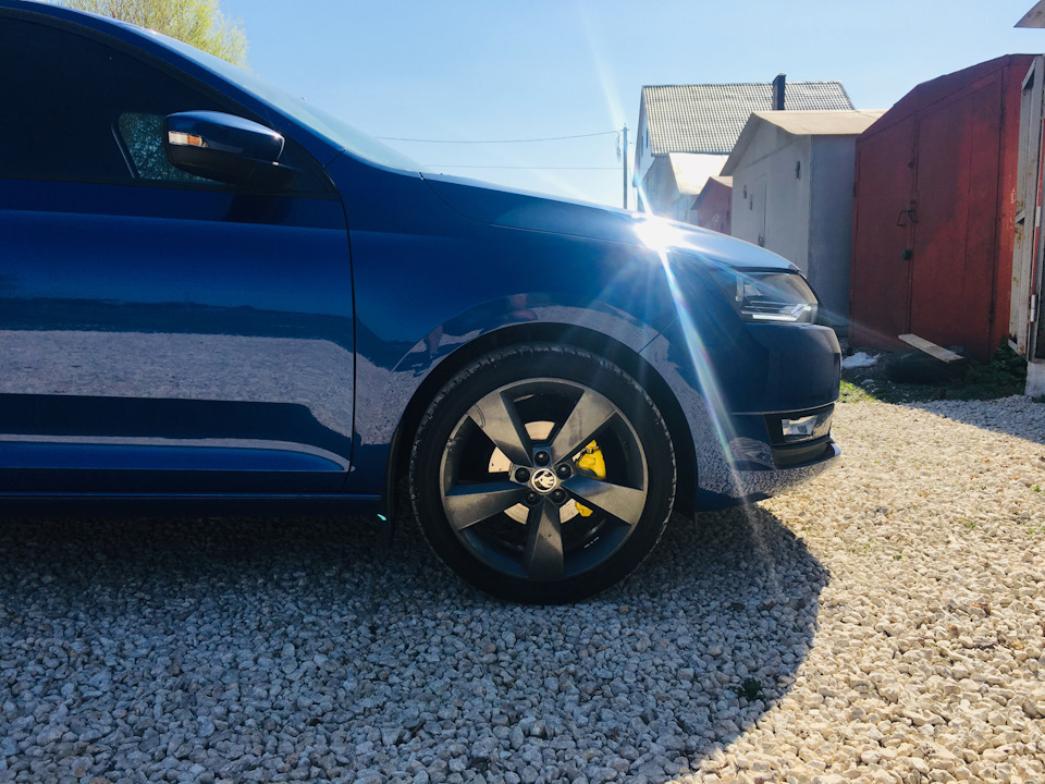 Правый передний нижний рычаг. — Volkswagen Touareg (1G), 2,5 л, 2008 ...