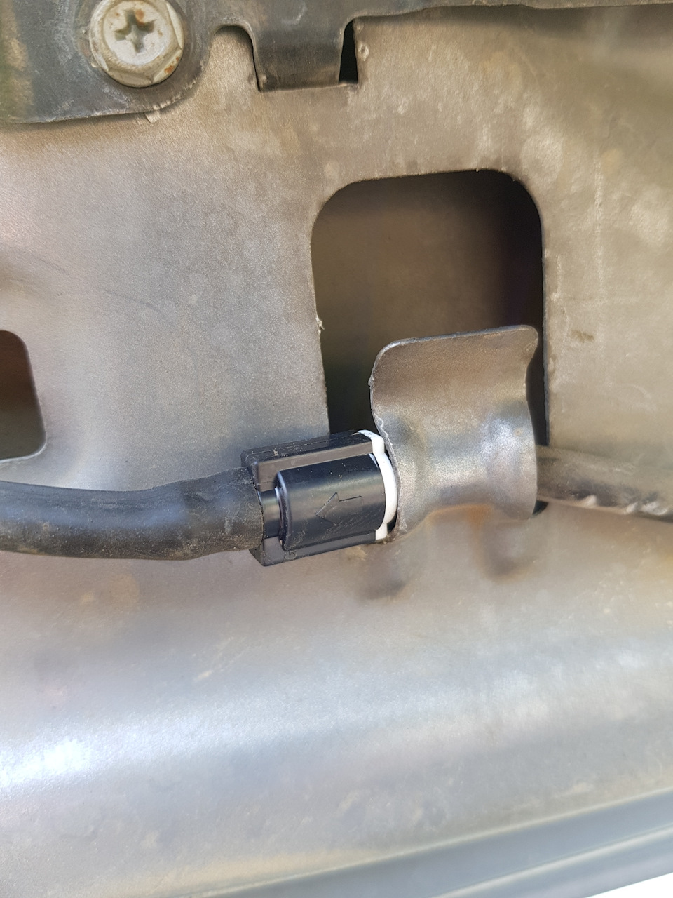 Обратный клапан омывателя — Subaru Forester (SG), 2 л, 2007 года ...