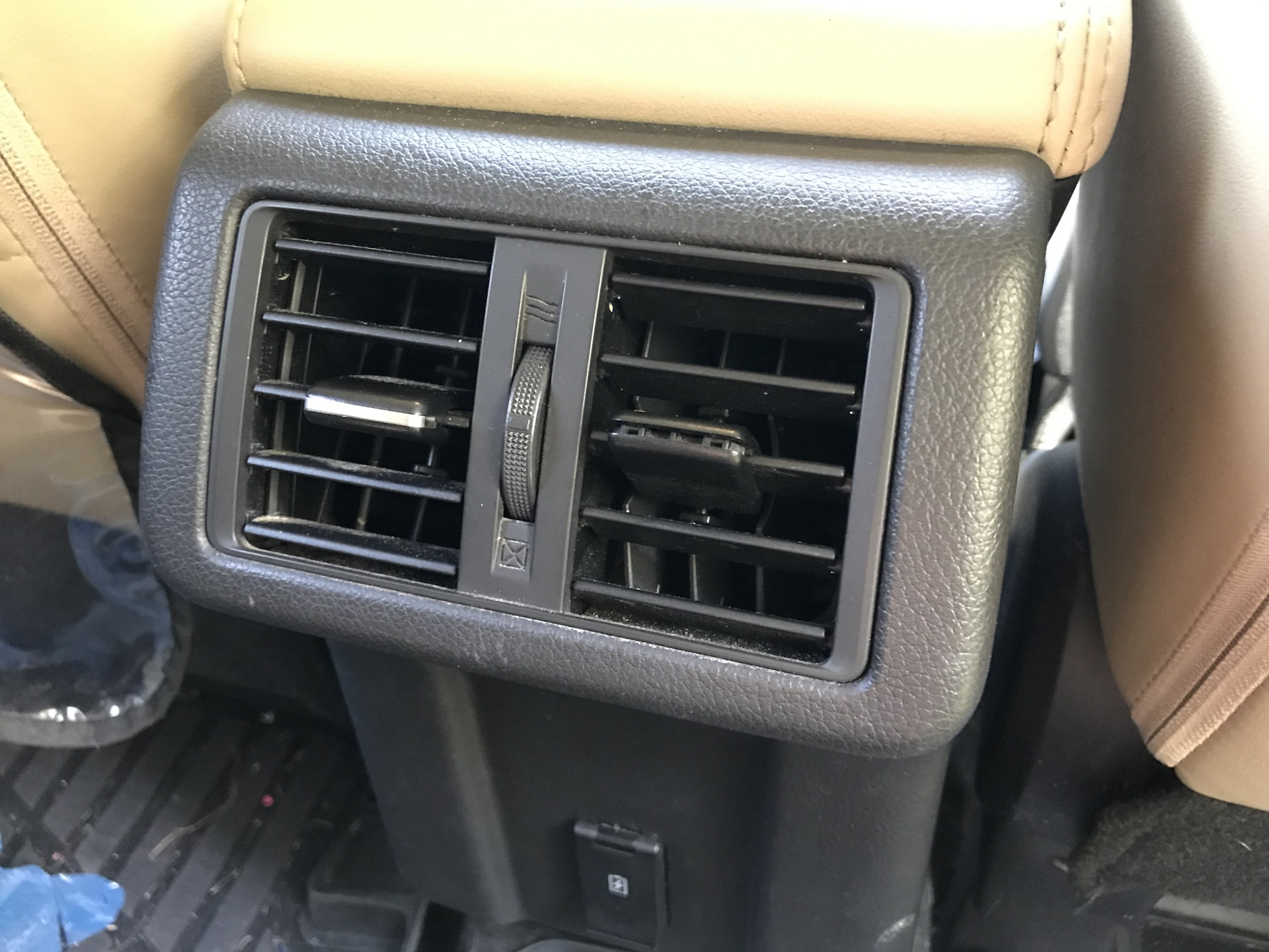 Задние воздуховоды — Mitsubishi Outlander (3G), 2,4 л, 2021 года ...