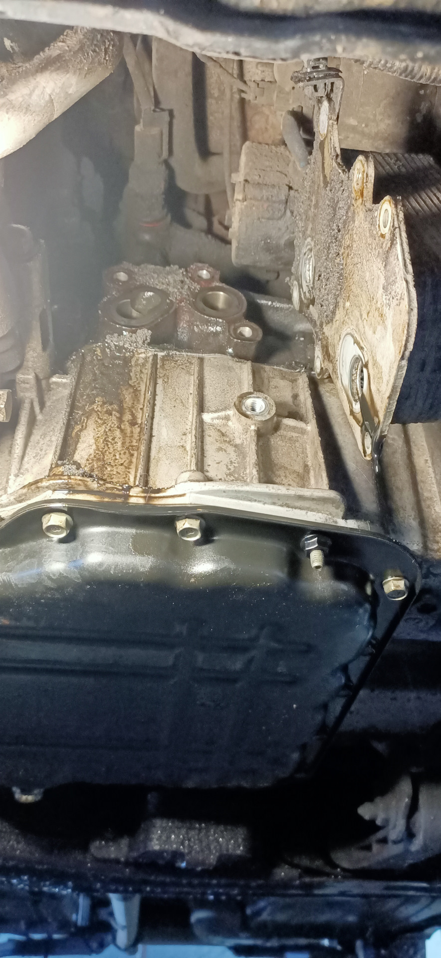 Устраняем течь масла. — Hyundai ix35, 2 л, 2011 года | визит на сервис ...