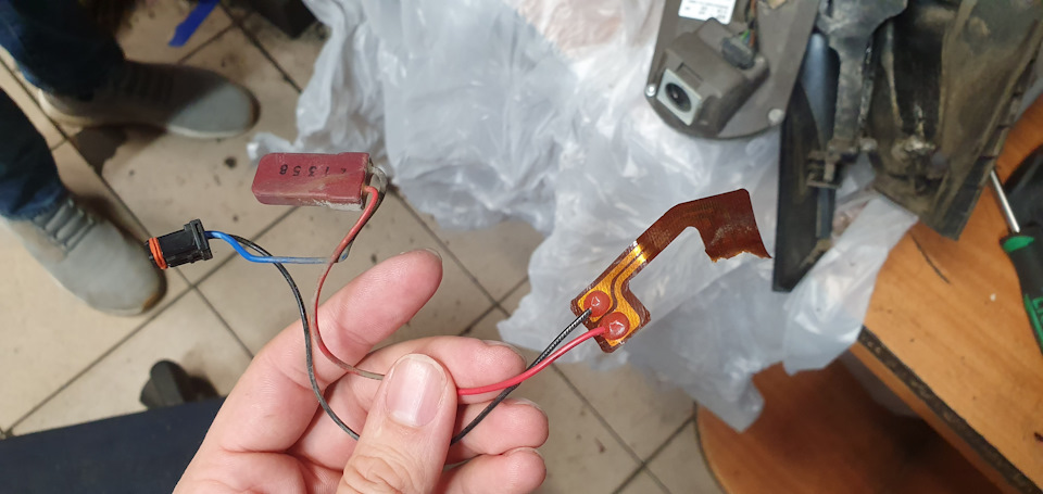 30. Blis. Замена греющих элементов, чистка механизмов зеркал — Volvo ...