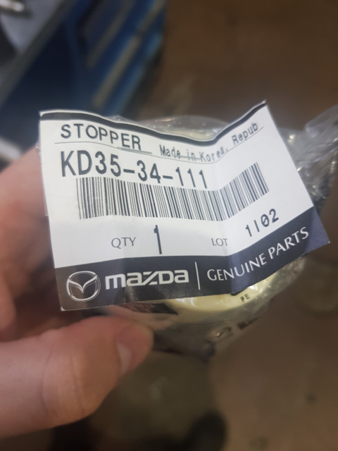 KD3534111 Отбойник переднего амортизатора Mazda | Запчасти на DRIVE2