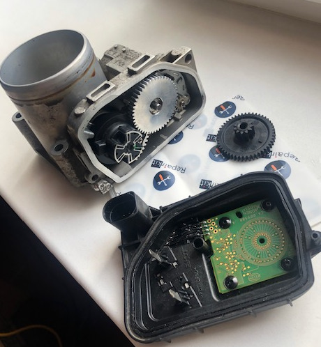 Ошибка P0121. Ремонтируем дроссель 03f133062b. — Volkswagen Golf Mk7, 1 ...