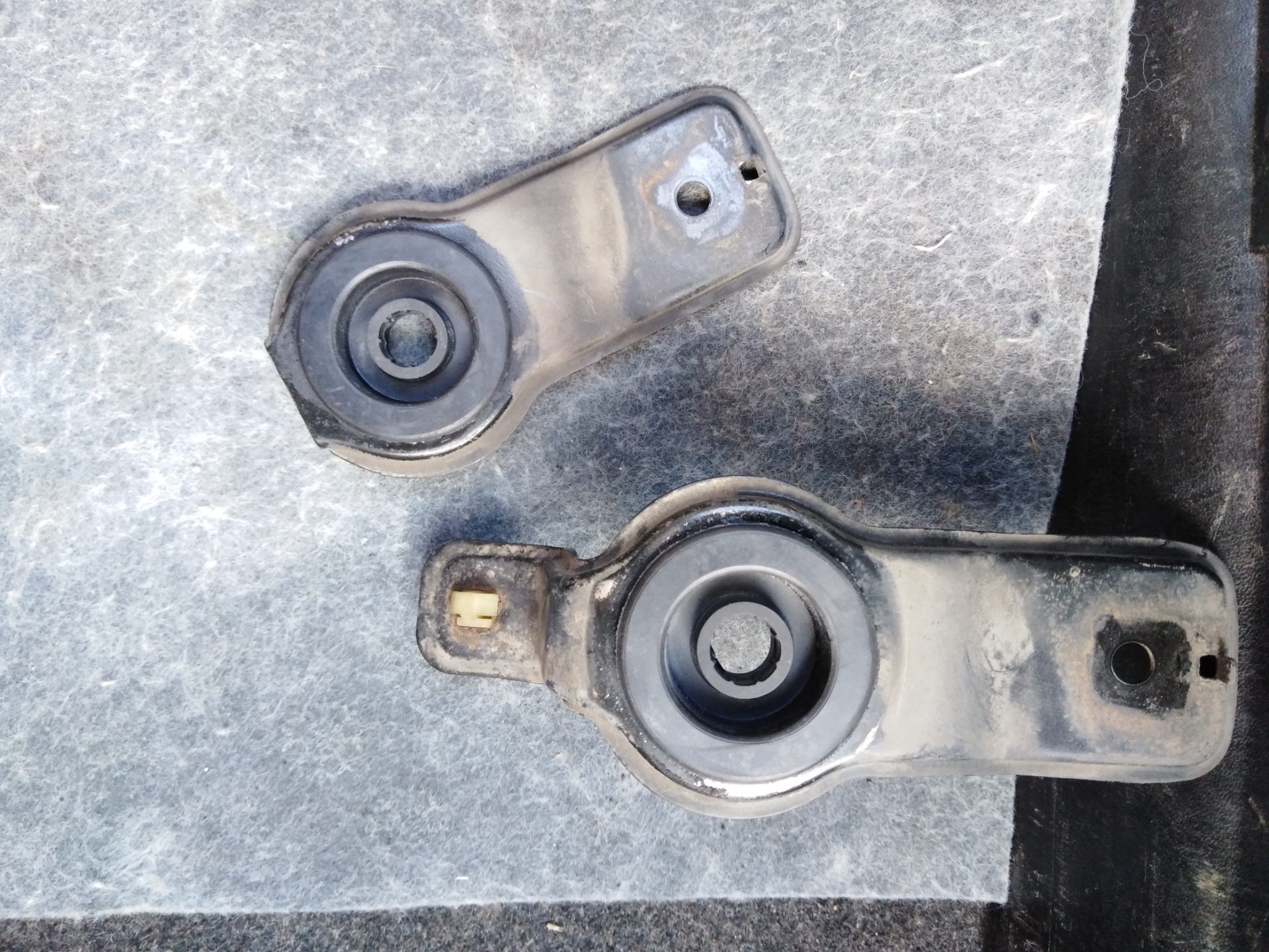 Опора радиатора замена. — Nissan Almera Classic (B10), 1,6 л, 2006 года ...