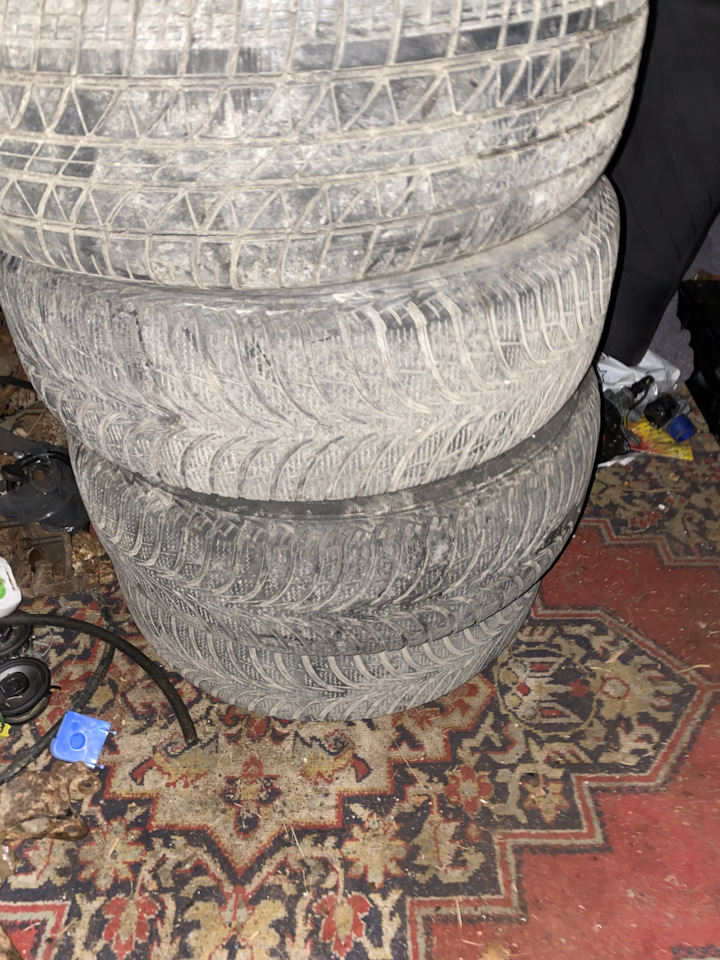 Шины зимние нешипованные Goodyear 195/65 R15, литые диски Audi 15 5x112 ...