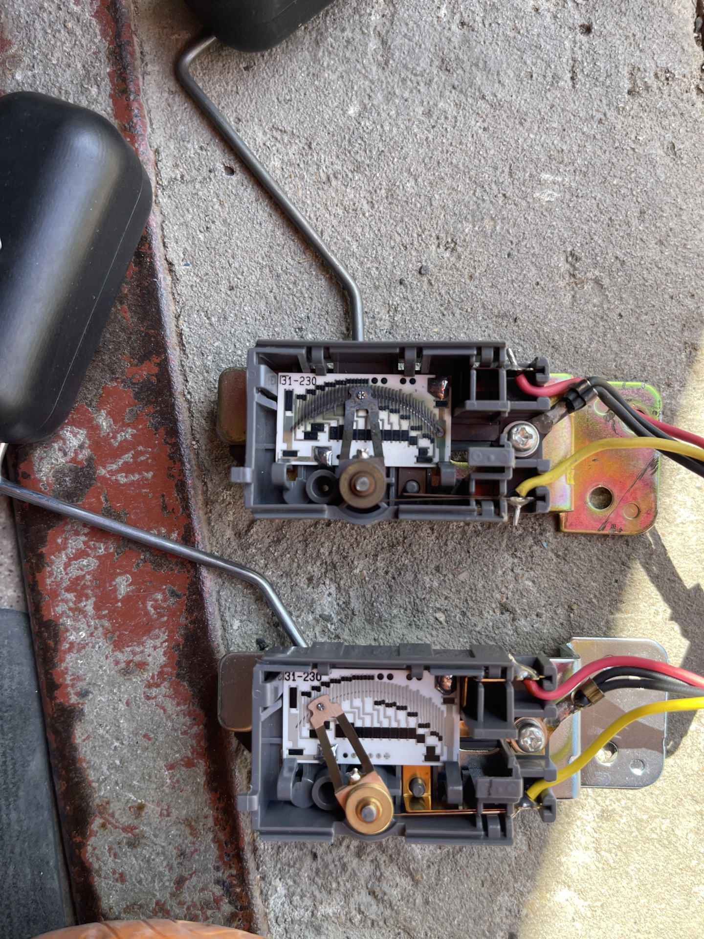 Замена датчика уровня топлива — Lexus LX (UZJ100), 4,7 л, 2004 года ...