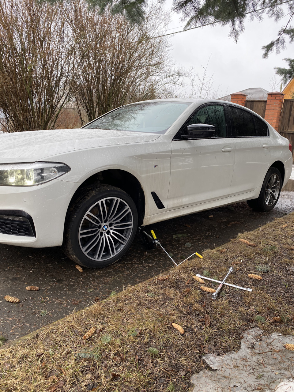 Зима R18/Лето R19 — BMW 5 series (G30), 2 л, 2020 года | своими руками | DRIVE2