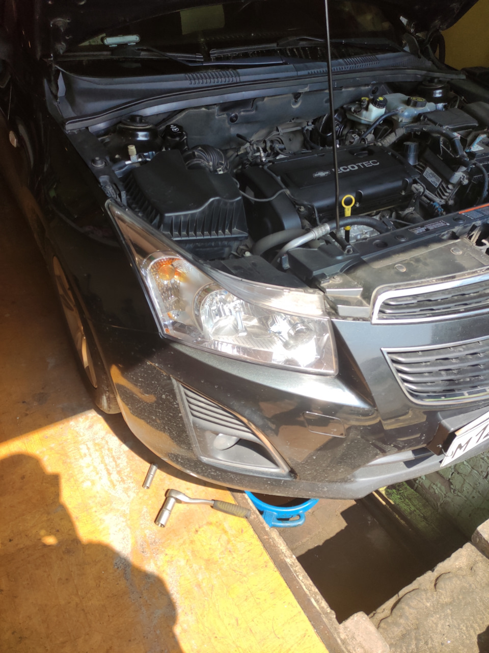 Замена прокладки клапанной крышки — Chevrolet Cruze Hatchback, 1,8 л ...