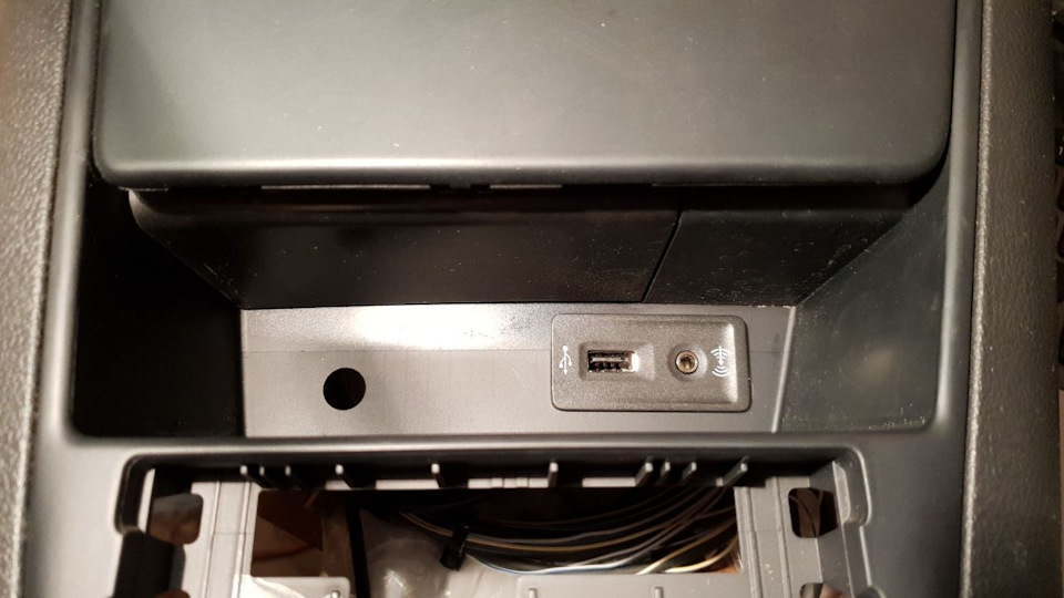 Установка USB для Discover Media + USB SSD — Volkswagen Tiguan (1G), 2 ...